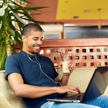 20 Subtle Signs He’s Feeling Smothered | MadameNoire