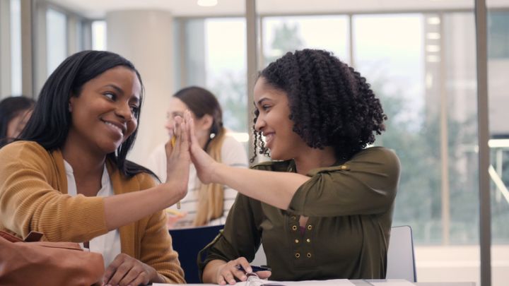 Here's How To Stop Being A 'Floater Friend' In 2025