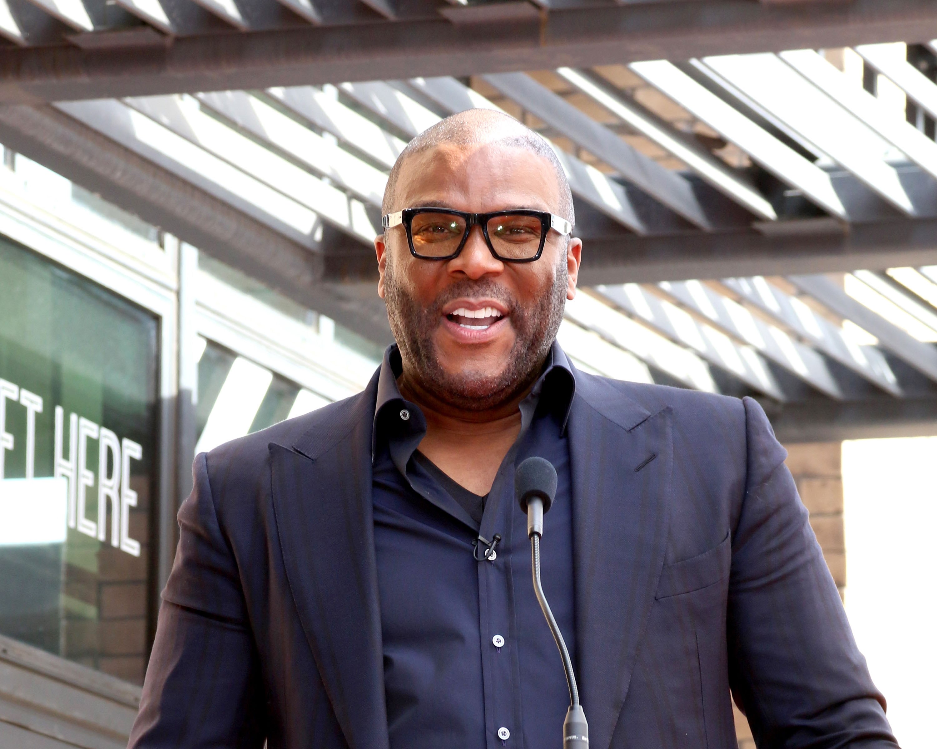 Tyler Perry Dragged, Calls Barack Obama 'Descendant' Of 'Slaves'