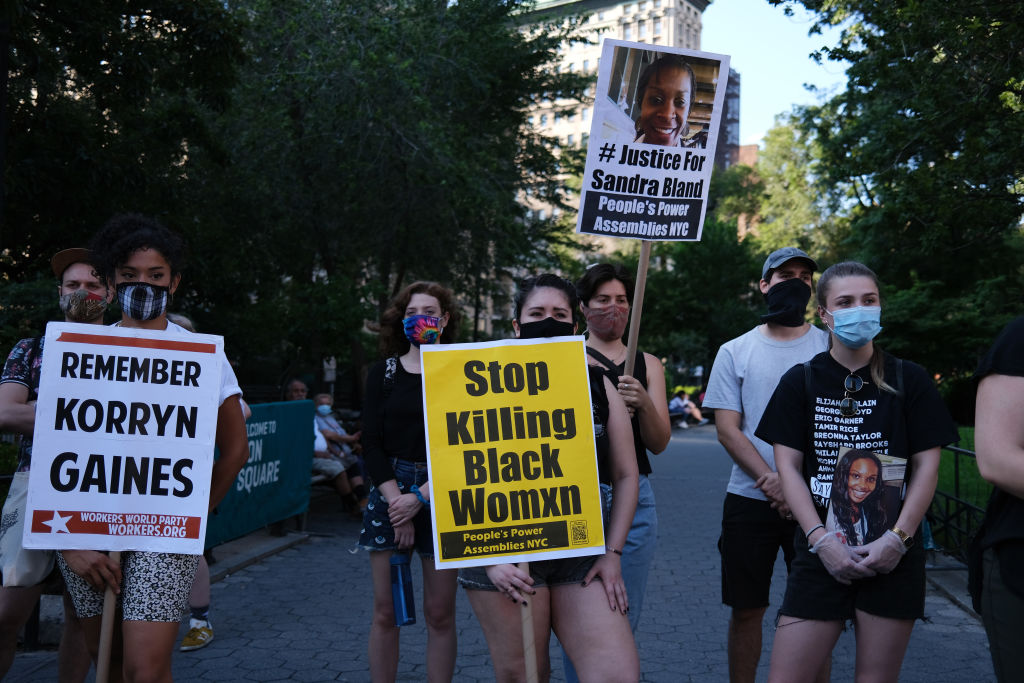 Police Say Gloria Bambo Committed Suicide But The Internet Begs To Differ