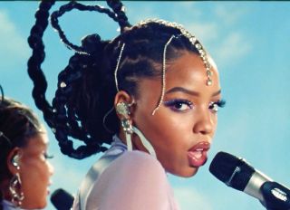 simone kelly Archives - MadameNoire