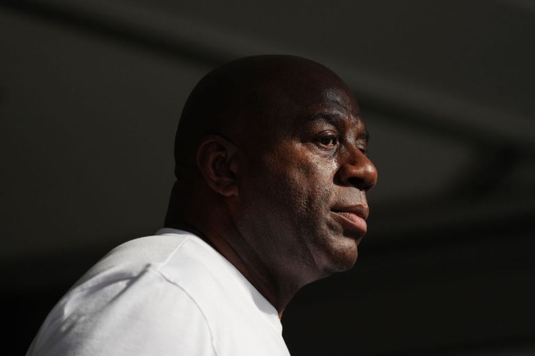 Magic Johnson Responds To False Blood Donation Photo On Twitter