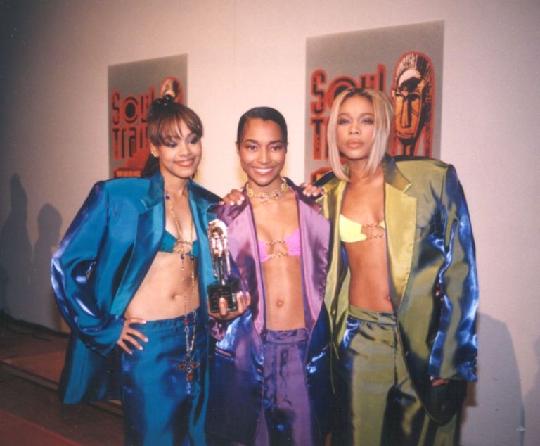 7 Nikki Giovanni Poems Every Black Woman Should Read