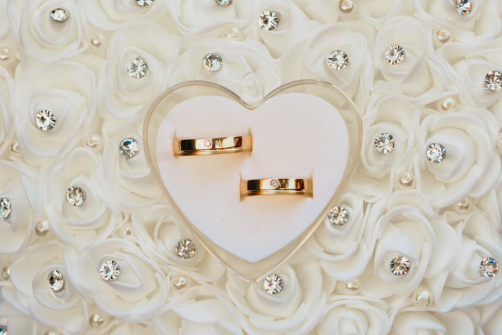 This Couple Got Married In Style For $100, Leaving Brides Shook